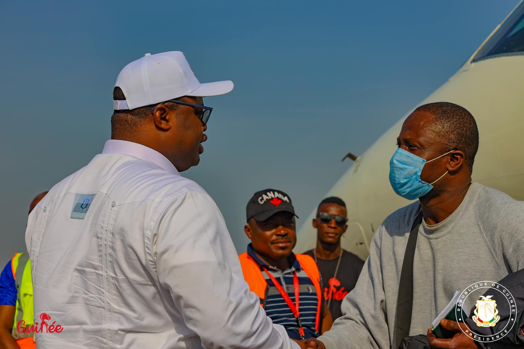 𝗔𝗲́𝗿𝗼𝗽𝗼𝗿𝘁 𝗱𝗲 𝗖𝗼𝗻𝗮𝗸𝗿𝘆 : 𝗮𝗿𝗿𝗶𝘃𝗲́𝗲 𝗱𝘂 𝗾𝘂𝗮𝘁𝗿𝗶𝗲̀𝗺𝗲 𝗰𝗼𝗻𝘃𝗼𝗶 𝗵𝘂𝗺𝗮𝗻𝗶𝘁𝗮𝗶𝗿𝗲… - Guinée Nondi