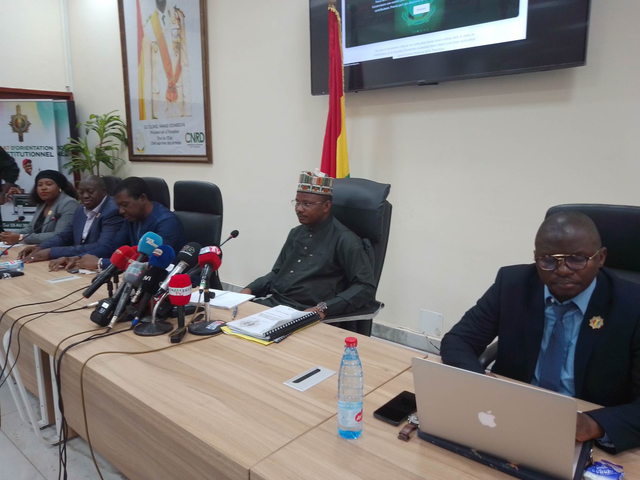 Nouvelle constitution pour la Guinée : le CNT annonce le lancement de ... Nouvelle constitution pour la Guinée : le CNT annonce le lancement de ...