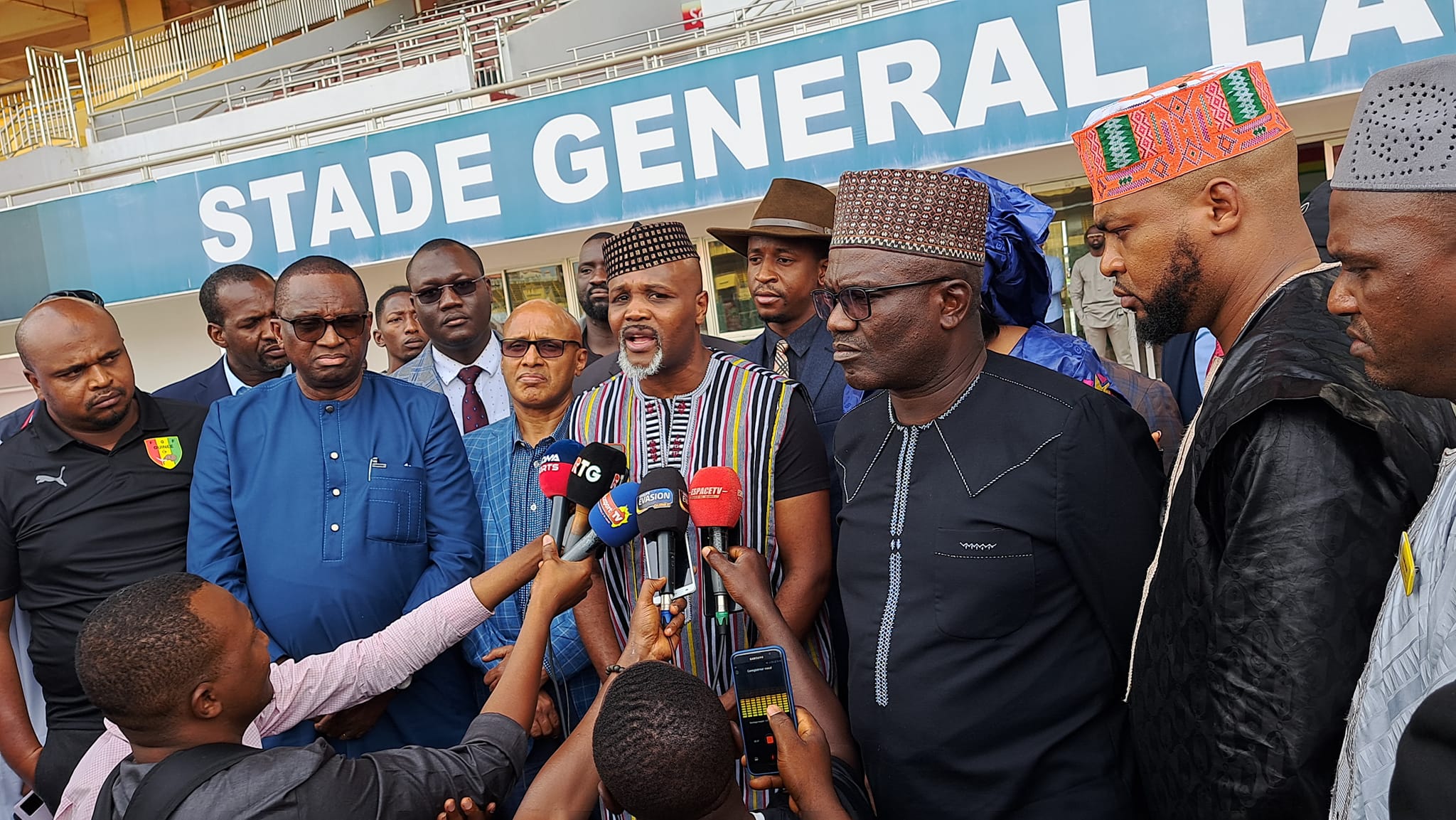 Stade de Nongo, les sociétés TACON PLC et LIMONTA SPORTS engagées pour ...